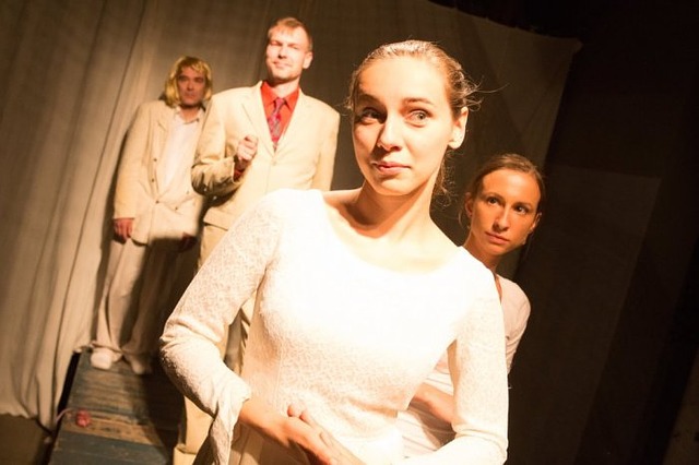 Acud Theater Berlin: Kritik von "Leben ist Traum" – Pedro Calderón de ...