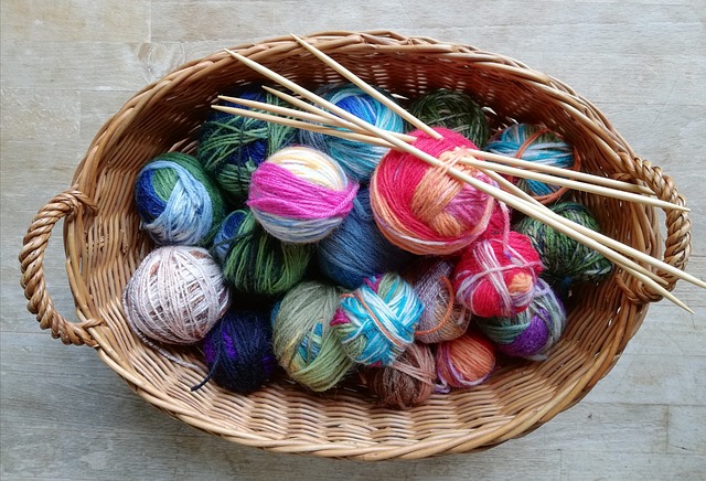 Sockenwollreste verarbeiten - Anleitung für Schal und Tuch